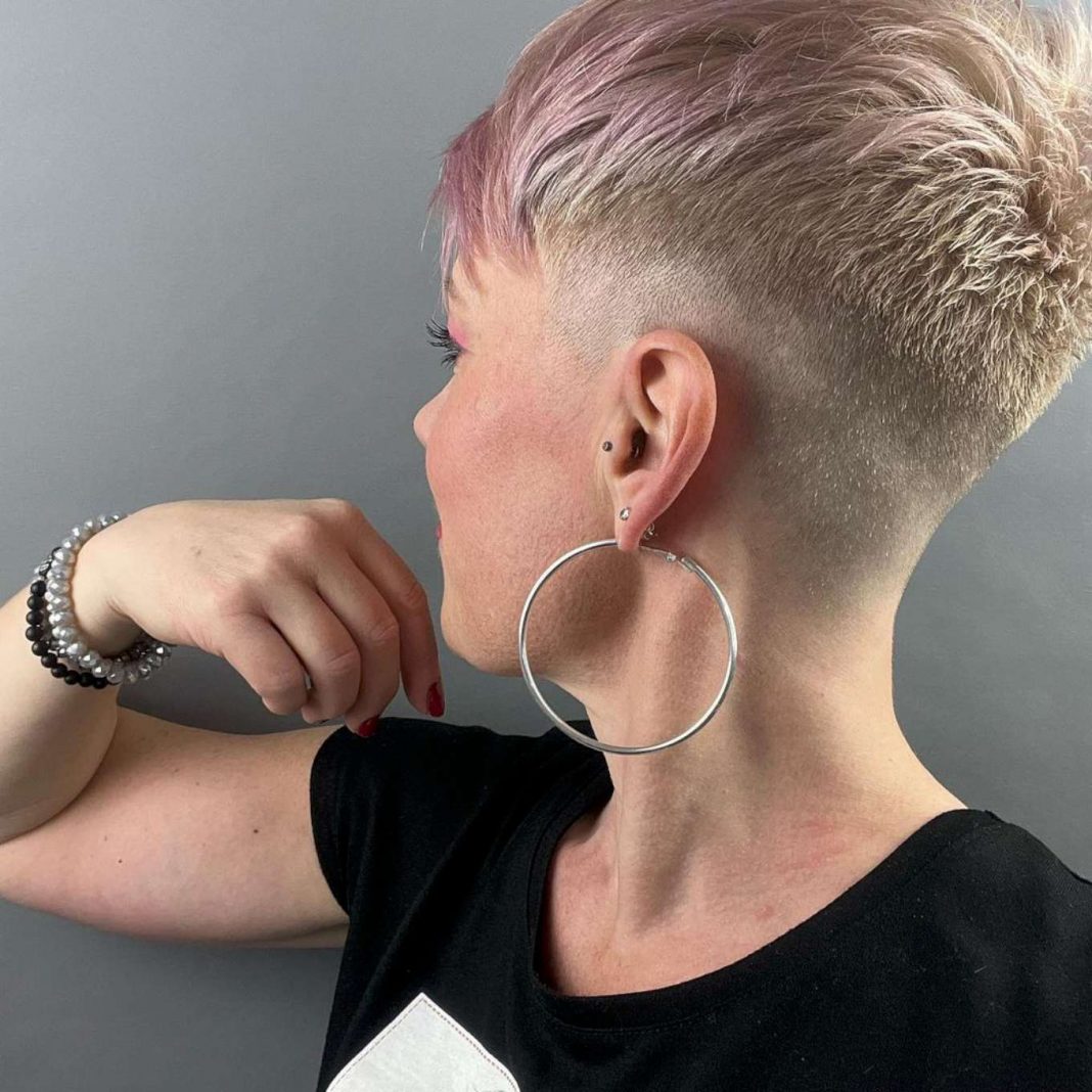 Daphne Perry Short Hairstyles - Likeeed