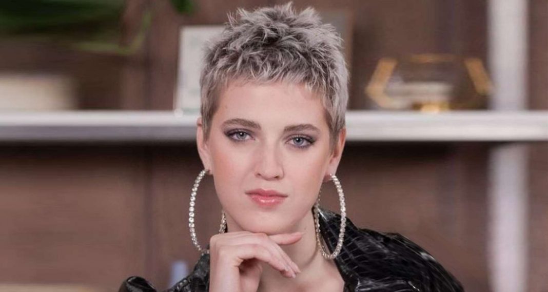 Lou Anne Gleissenebner Short Hairstyles - Likeeed